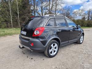 Black Opel Antara 2009 in Sirvintos, with an engine capacity of 2.00 L and mileage of 218 thousand km for 2450 €, photo 4 on AUTOMOTO.COM.LV