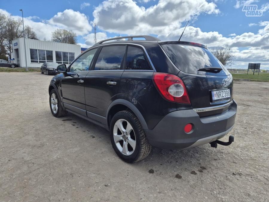 Black Opel Antara 2009 in Sirvintos, with an engine capacity of 2.00 L and mileage of 218 thousand km for 2450 €, photo 6 on AUTOMOTO.COM.LV