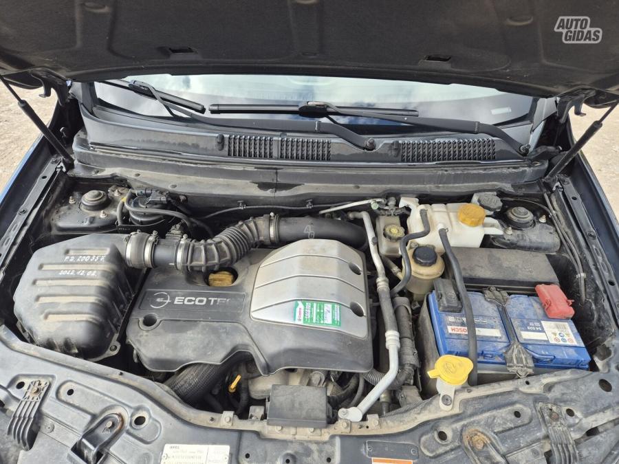 Black Opel Antara 2009 in Sirvintos, with an engine capacity of 2.00 L and mileage of 218 thousand km for 2450 €, photo 10 on AUTOMOTO.COM.LV