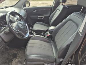 Black Opel Antara 2009 in Sirvintos, with an engine capacity of 2.00 L and mileage of 218 thousand km for 2450 €, photo 14 on AUTOMOTO.COM.LV