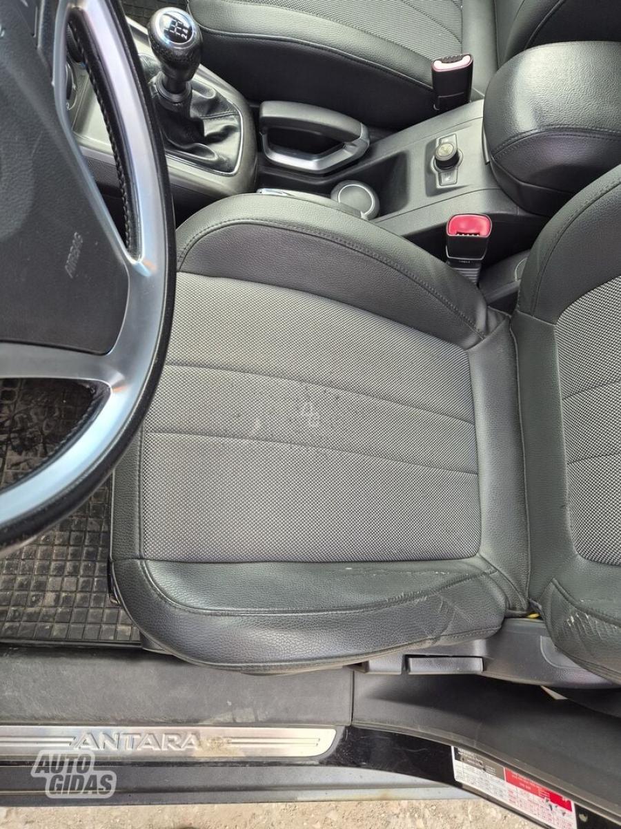 Black Opel Antara 2009 in Sirvintos, with an engine capacity of 2.00 L and mileage of 218 thousand km for 2450 €, photo 16 on AUTOMOTO.COM.LV