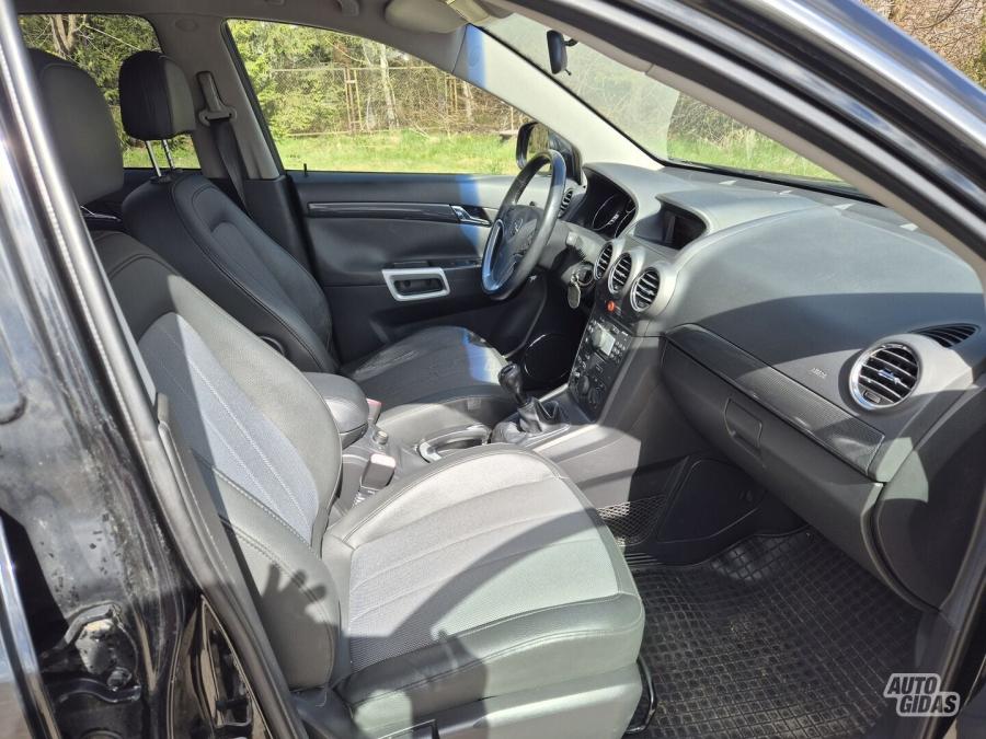 Black Opel Antara 2009 in Sirvintos, with an engine capacity of 2.00 L and mileage of 218 thousand km for 2450 €, photo 17 on AUTOMOTO.COM.LV