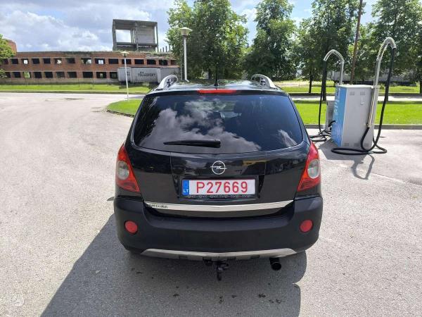 Black Opel Antara 2009 in Siauliai, with an engine capacity of 2.40 L and mileage of 281 thousand km for 3250 €, photo 7 on AUTOMOTO.COM.LV