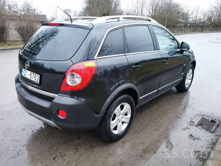 Black Opel Antara 2010 in Liepaja, with an engine capacity of 2.00 L and mileage of 162 thousand km for 5300 €, photo 3 on AUTOMOTO.COM.LV