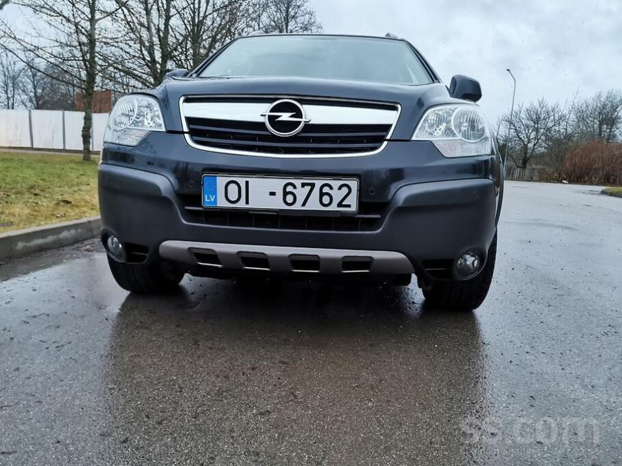 Black Opel Antara 2010 in Liepaja, with an engine capacity of 2.00 L and mileage of 162 thousand km for 5300 €, photo 5 on AUTOMOTO.COM.LV