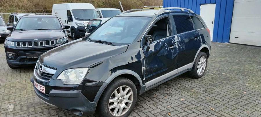Black Opel Antara 2010 in Vilnius, with an engine capacity of 1.99 L and mileage of 127 thousand km for 1700 €, photo 1 on AUTOMOTO.COM.LV