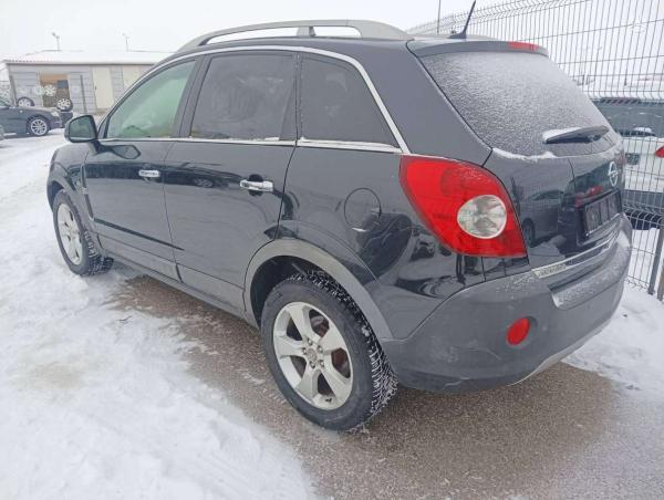 Black Opel Antara 2010 in Marijampole, with an engine capacity of 1.99 L and mileage of 186 thousand km for 4200 €, photo 3 on AUTOMOTO.COM.LV