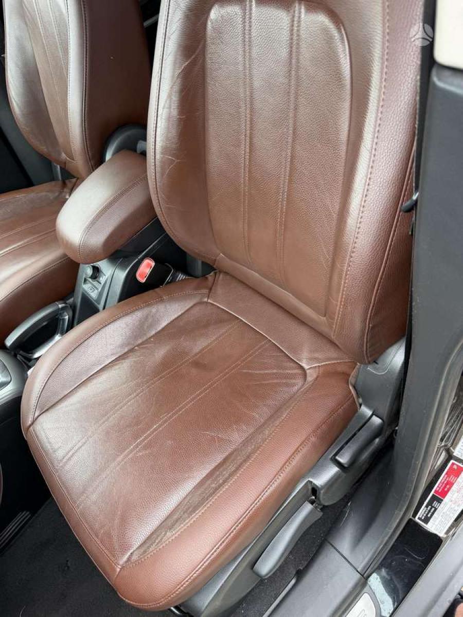 Black Opel Antara 2010 in Siauliai, with an engine capacity of 1.99 L and mileage of 250 thousand km for 3100 €, photo 9 on AUTOMOTO.COM.LV