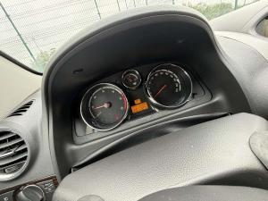 Black Opel Antara 2010 in Siauliai, with an engine capacity of 1.99 L and mileage of 250 thousand km for 3100 €, photo 12 on AUTOMOTO.COM.LV