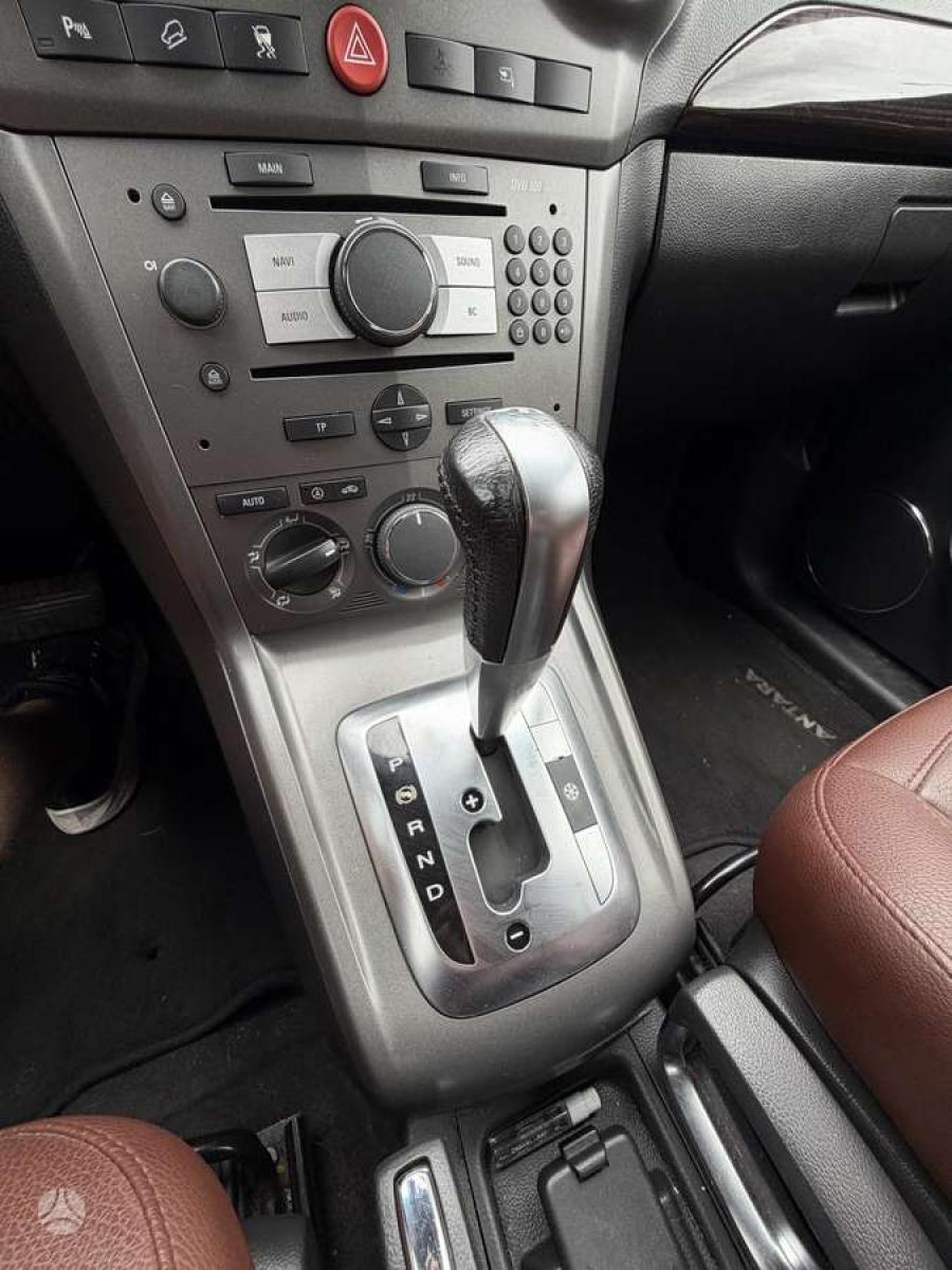 Black Opel Antara 2010 in Siauliai, with an engine capacity of 1.99 L and mileage of 250 thousand km for 3100 €, photo 13 on AUTOMOTO.COM.LV