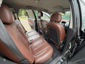Black Opel Antara 2010 in Siauliai, with an engine capacity of 1.99 L and mileage of 250 thousand km for 3100 €, photo 16 on AUTOMOTO.COM.LV