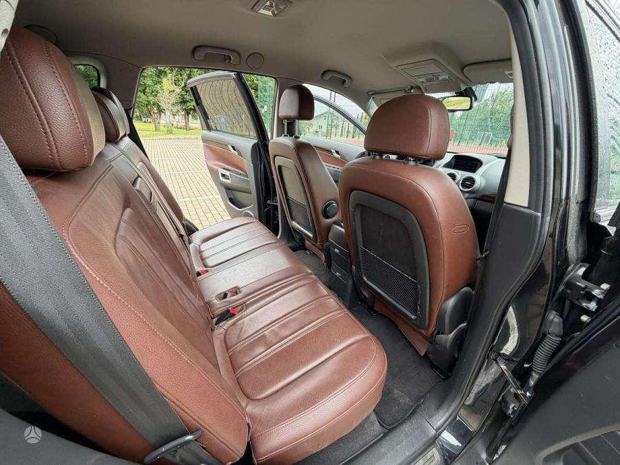 Black Opel Antara 2010 in Siauliai, with an engine capacity of 1.99 L and mileage of 250 thousand km for 3100 €, photo 16 on AUTOMOTO.COM.LV