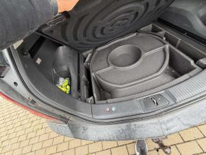 Black Opel Antara 2010 in Siauliai, with an engine capacity of 1.99 L and mileage of 250 thousand km for 3100 €, photo 17 on AUTOMOTO.COM.LV