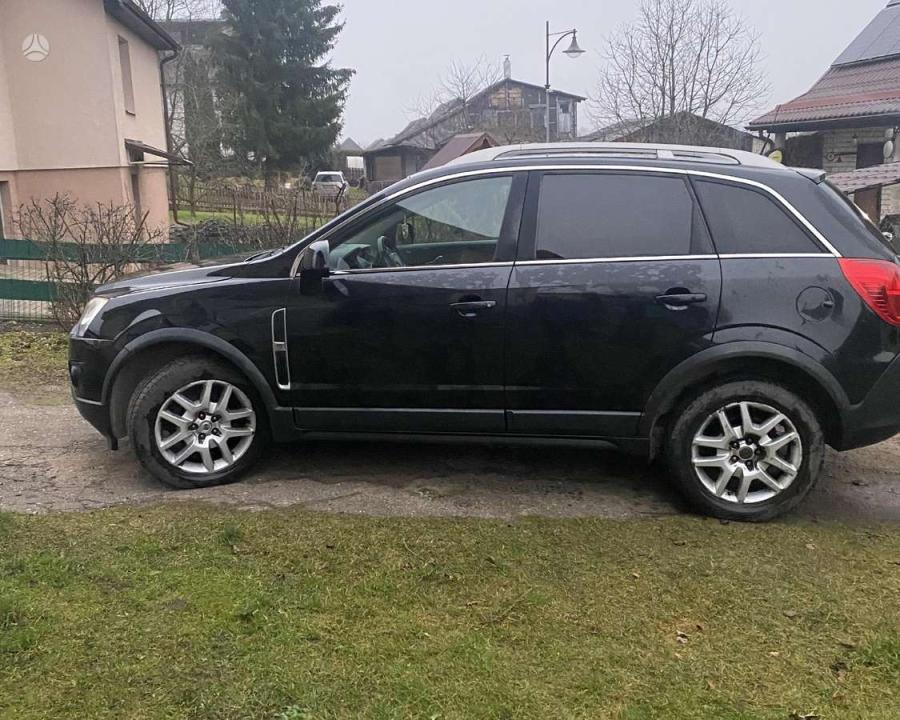 Black Opel Antara 2011 in Kaunas, with an engine capacity of 2.20 L and mileage of 201 thousand km for 5 €, photo 3 on AUTOMOTO.COM.LV