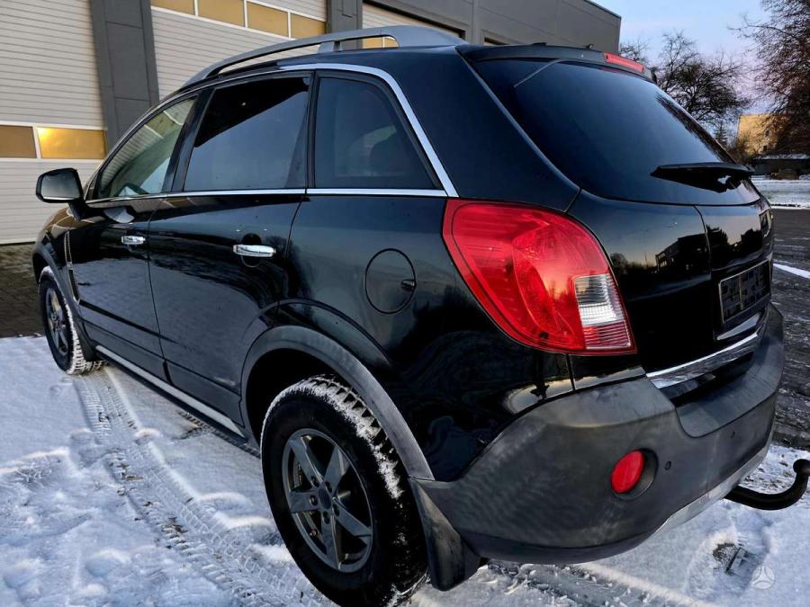 Black Opel Antara 2011 in Kretinga, with an engine capacity of 2.23 L and mileage of 254 thousand km for 5500 €, photo 7 on AUTOMOTO.COM.LV