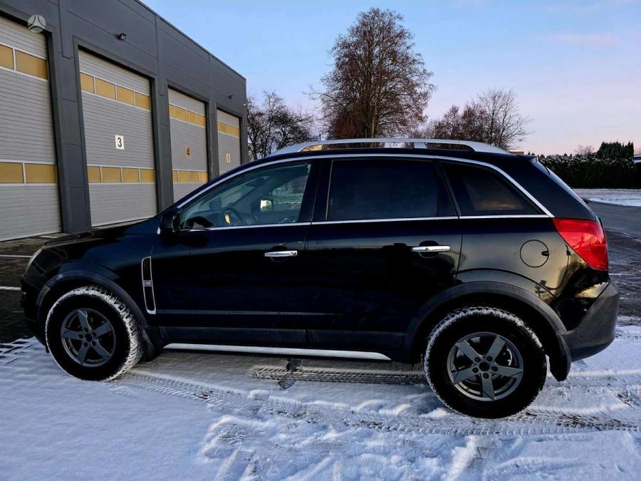 Black Opel Antara 2011 in Kretinga, with an engine capacity of 2.23 L and mileage of 254 thousand km for 5500 €, photo 8 on AUTOMOTO.COM.LV