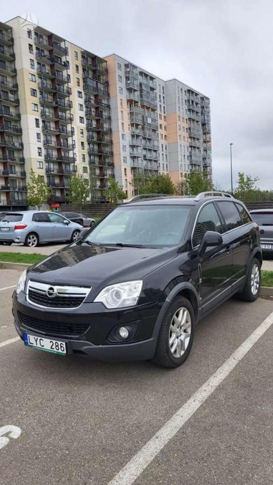 Black Opel Antara 2011 in Vilnius, with an engine capacity of 2.23 L and mileage of 246 thousand km for 4200 €, photo 2 on AUTOMOTO.COM.LV