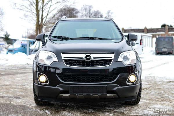 Black Opel Antara 2011 in Kretinga, with an engine capacity of 2.20 L and mileage of 238 thousand km for 5990 €, photo 3 on AUTOMOTO.COM.LV
