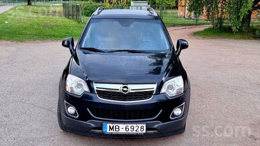 Black Opel Antara 2011 in Cesis, with an engine capacity of 2.20 L and mileage of 327 thousand km for 3950 €, photo 3 on AUTOMOTO.COM.LV