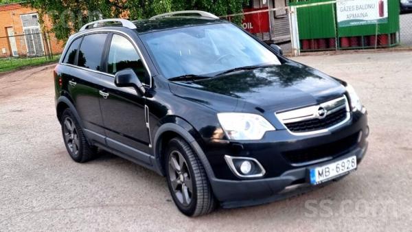 Black Opel Antara 2011 in Cesis, with an engine capacity of 2.20 L and mileage of 327 thousand km for 3950 €, photo 3 on AUTOMOTO.COM.LV