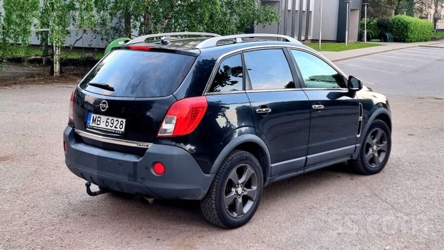 Black Opel Antara 2011 in Cesis, with an engine capacity of 2.20 L and mileage of 327 thousand km for 3950 €, photo 6 on AUTOMOTO.COM.LV