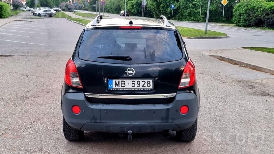 Black Opel Antara 2011 in Cesis, with an engine capacity of 2.20 L and mileage of 327 thousand km for 3950 €, photo 7 on AUTOMOTO.COM.LV