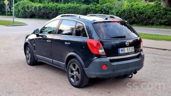 Black Opel Antara 2011 in Cesis, with an engine capacity of 2.20 L and mileage of 327 thousand km for 3950 €, photo 8 on AUTOMOTO.COM.LV