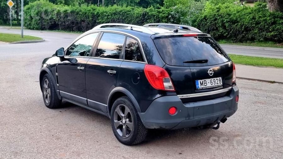 Black Opel Antara 2011 in Cesis, with an engine capacity of 2.20 L and mileage of 327 thousand km for 3950 €, photo 9 on AUTOMOTO.COM.LV