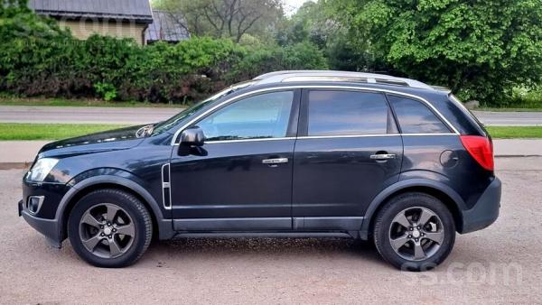 Black Opel Antara 2011 in Cesis, with an engine capacity of 2.20 L and mileage of 327 thousand km for 3950 €, photo 9 on AUTOMOTO.COM.LV