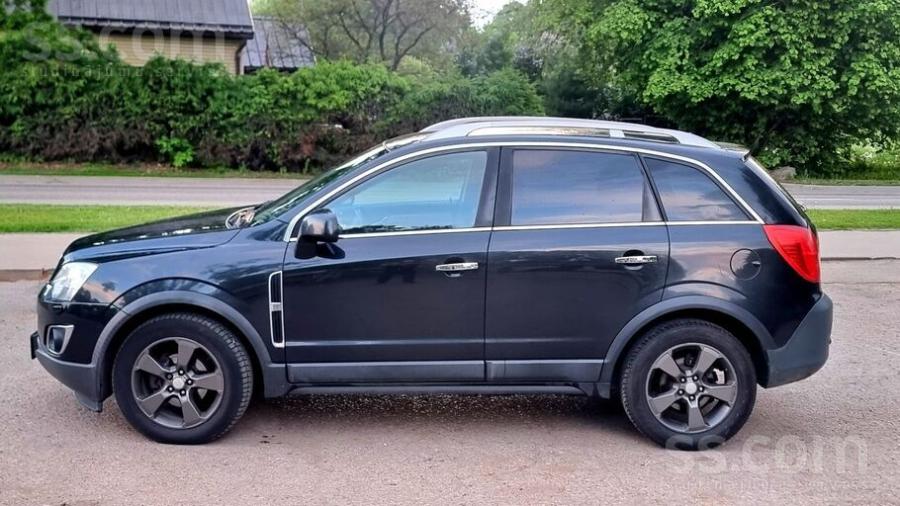 Black Opel Antara 2011 in Cesis, with an engine capacity of 2.20 L and mileage of 327 thousand km for 3950 €, photo 10 on AUTOMOTO.COM.LV