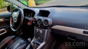Black Opel Antara 2011 in Cesis, with an engine capacity of 2.20 L and mileage of 327 thousand km for 3950 €, photo 23 on AUTOMOTO.COM.LV