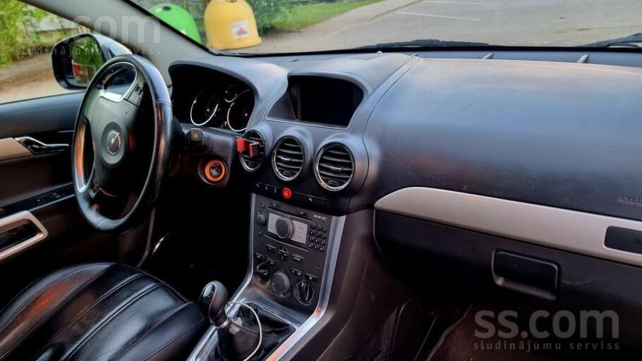 Black Opel Antara 2011 in Cesis, with an engine capacity of 2.20 L and mileage of 327 thousand km for 3950 €, photo 23 on AUTOMOTO.COM.LV