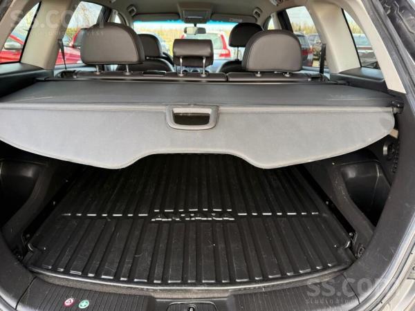 Black Opel Antara 2011 in Talsi, with an engine capacity of 2.20 L and mileage of 200 thousand km for 5970 €, photo 9 on AUTOMOTO.COM.LV