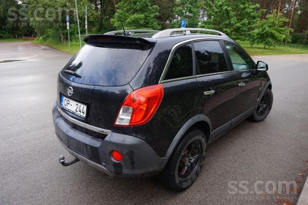 Black Opel Antara 2011 in Jurmala, with an engine capacity of 2.20 L and mileage of 204 thousand km for 3995 €, photo 6 on AUTOMOTO.COM.LV