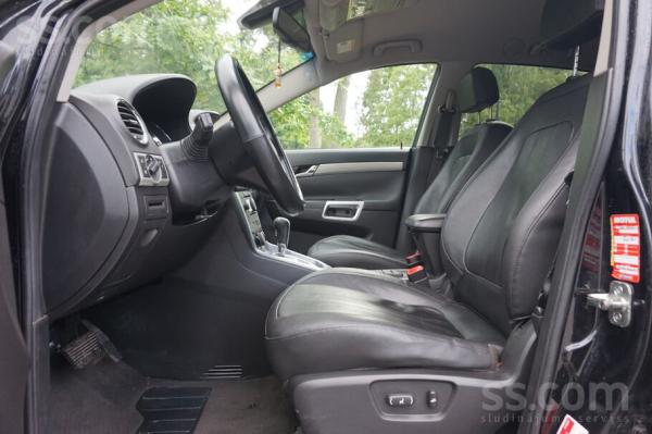 Black Opel Antara 2011 in Jurmala, with an engine capacity of 2.20 L and mileage of 204 thousand km for 3995 €, photo 10 on AUTOMOTO.COM.LV