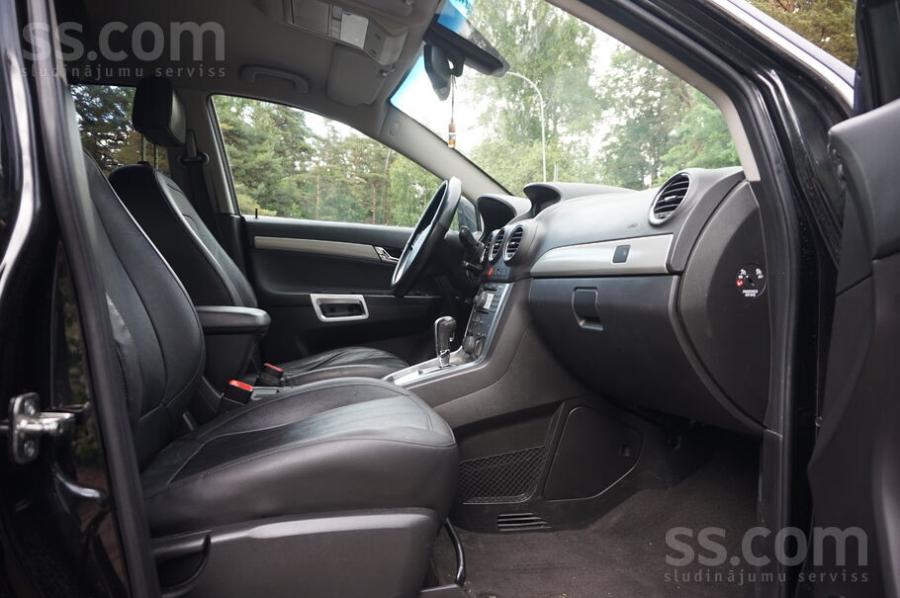 Black Opel Antara 2011 in Jurmala, with an engine capacity of 2.20 L and mileage of 204 thousand km for 3995 €, photo 14 on AUTOMOTO.COM.LV