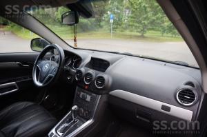 Black Opel Antara 2011 in Jurmala, with an engine capacity of 2.20 L and mileage of 204 thousand km for 3995 €, photo 15 on AUTOMOTO.COM.LV