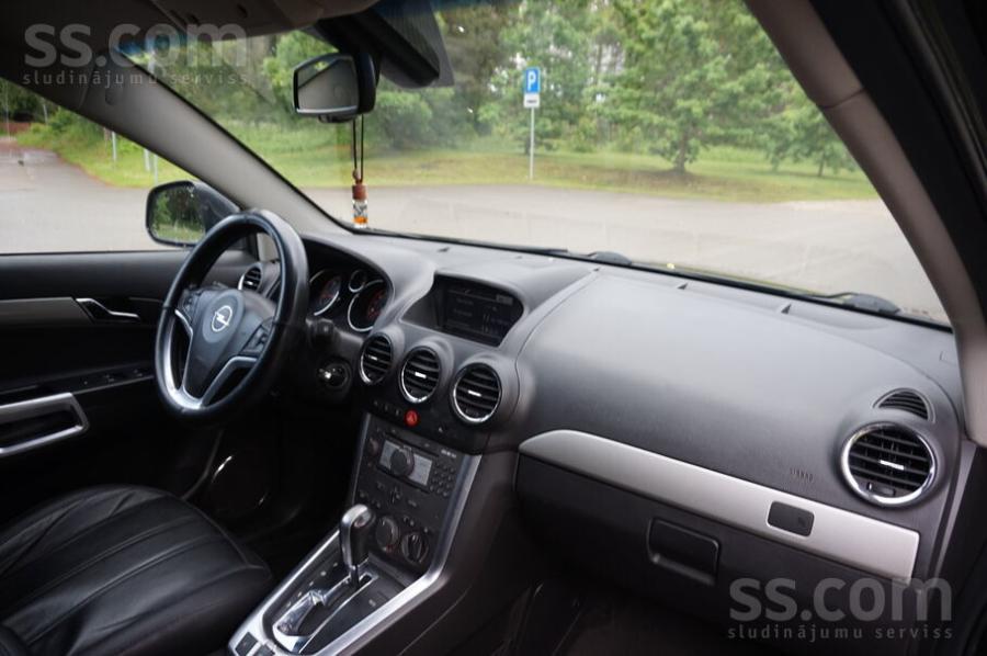 Black Opel Antara 2011 in Jurmala, with an engine capacity of 2.20 L and mileage of 204 thousand km for 3995 €, photo 15 on AUTOMOTO.COM.LV