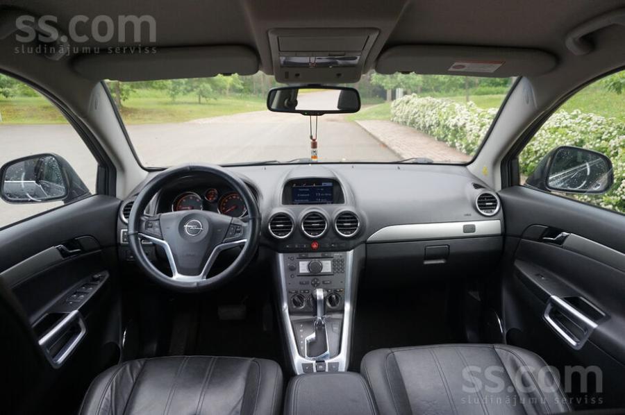 Black Opel Antara 2011 in Jurmala, with an engine capacity of 2.20 L and mileage of 204 thousand km for 3995 €, photo 17 on AUTOMOTO.COM.LV
