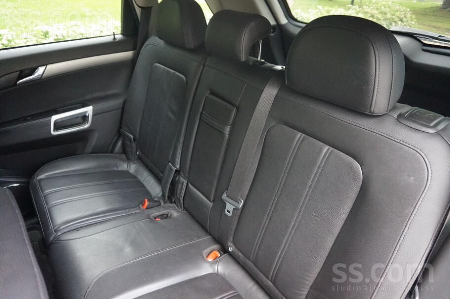 Black Opel Antara 2011 in Jurmala, with an engine capacity of 2.20 L and mileage of 204 thousand km for 3995 €, photo 19 on AUTOMOTO.COM.LV