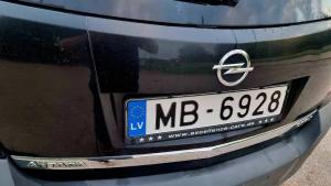 Black Opel Antara 2011 in Cesis, with an engine capacity of 2.20 L and mileage of 327 thousand km for 3950 €, photo 14 on AUTOMOTO.COM.LV