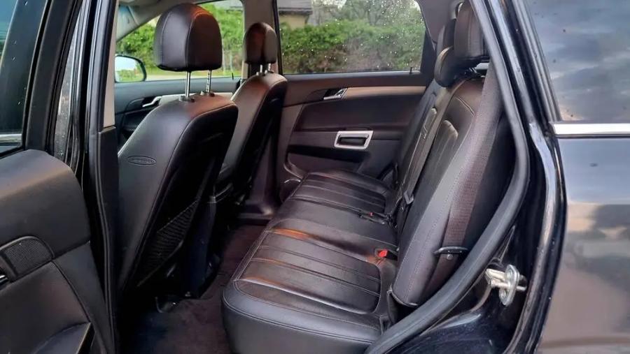 Black Opel Antara 2011 in Cesis, with an engine capacity of 2.20 L and mileage of 327 thousand km for 3950 €, photo 18 on AUTOMOTO.COM.LV