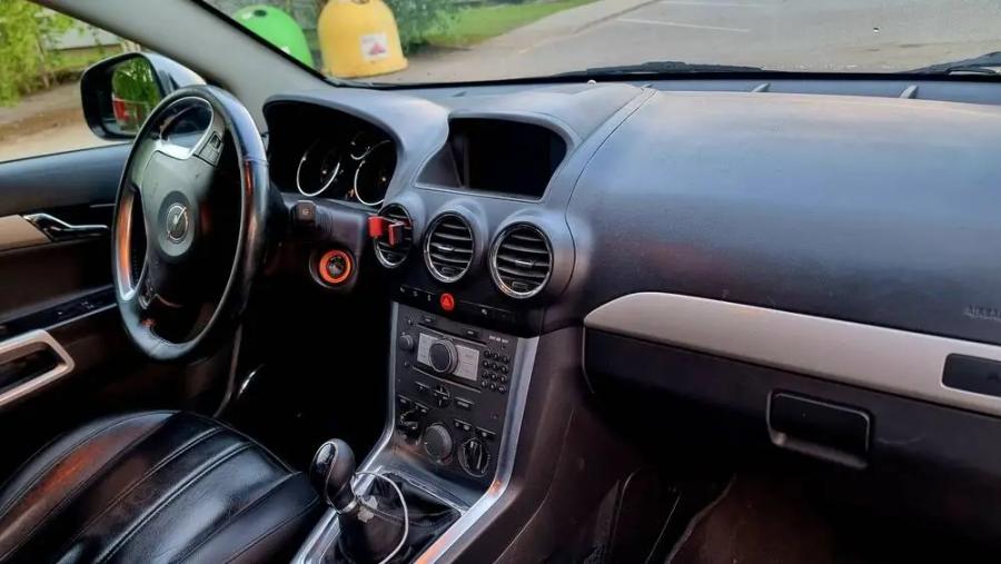 Black Opel Antara 2011 in Cesis, with an engine capacity of 2.20 L and mileage of 327 thousand km for 3950 €, photo 23 on AUTOMOTO.COM.LV