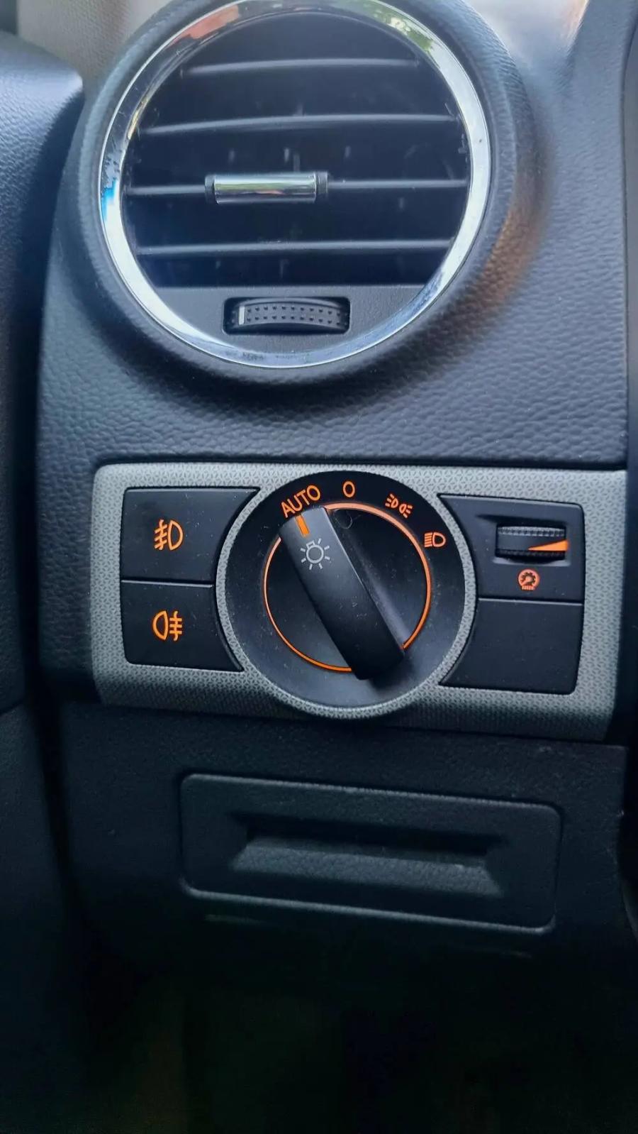 Black Opel Antara 2011 in Cesis, with an engine capacity of 2.20 L and mileage of 327 thousand km for 3950 €, photo 32 on AUTOMOTO.COM.LV