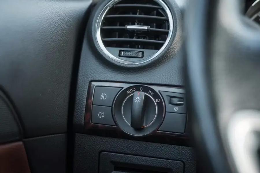 Melns Opel Antara 2011 Liepāja, ar dzinēja tilpumu 2.20 L un nobraukumu 172 tūkst. km par 7700 €, foto 20 vietnē AUTOMOTO.COM.LV