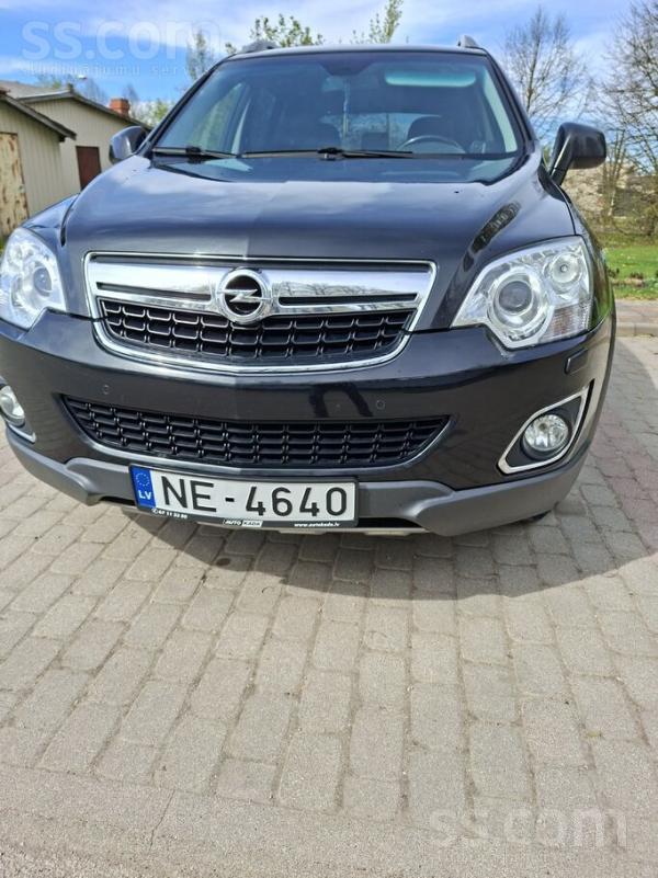 Black Opel Antara 2011 in Preili, with an engine capacity of 2.20 L and mileage of 239 thousand km for 4850 €, photo 1 on AUTOMOTO.COM.LV