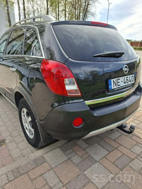 Black Opel Antara 2011 in Preili, with an engine capacity of 2.20 L and mileage of 239 thousand km for 4850 €, photo 6 on AUTOMOTO.COM.LV