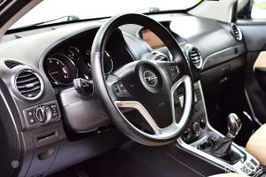 Black Opel Antara 2011 in Kretinga, with an engine capacity of 2.20 L and mileage of 194 thousand km for 5450 €, photo 3 on AUTOMOTO.COM.LV