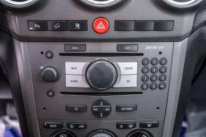 Melns Opel Antara 2011 Kauņa, ar dzinēja tilpumu 2.00 L un nobraukumu 173 tūkst. km par 4900 €, foto 19 vietnē AUTOMOTO.COM.LV