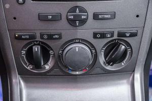 Melns Opel Antara 2011 Kauņa, ar dzinēja tilpumu 2.00 L un nobraukumu 173 tūkst. km par 4900 €, foto 21 vietnē AUTOMOTO.COM.LV